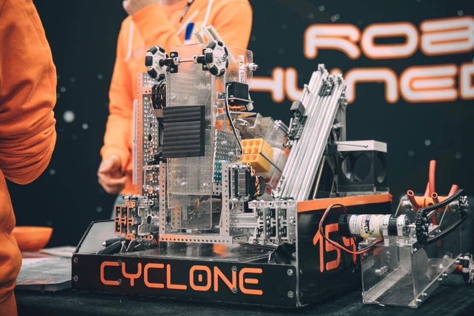 Campionii RobotX în Cetatea Deva! - Stiri din judetul Hunedoara