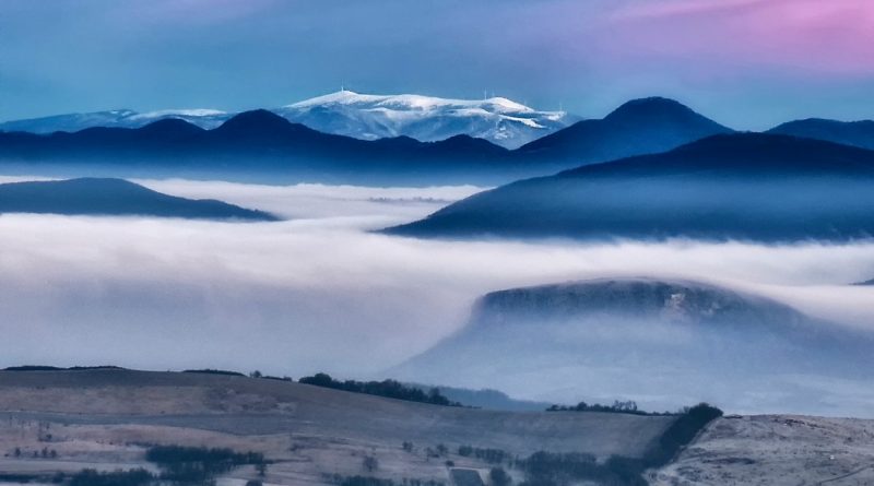 Vârful Bihor suprins de un fotograf hunedorean de la o distanță de 80 ...